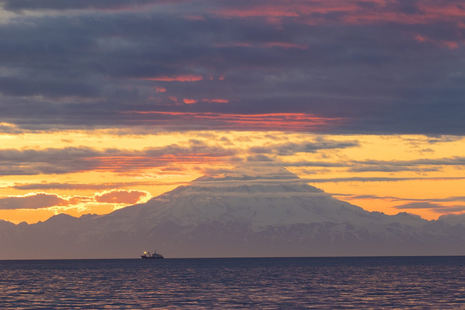Mt Redoubt – Alaska Wildlife Images